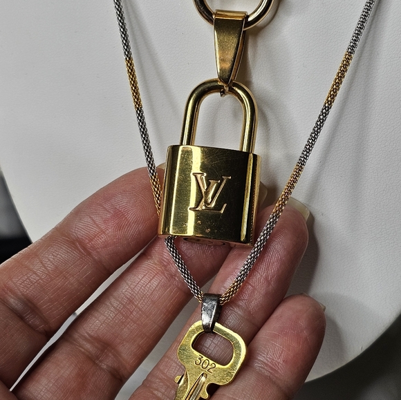 Louis Vuitton | Jewelry | Authentic Euc Louis Vuitton Lock And Key Set ...